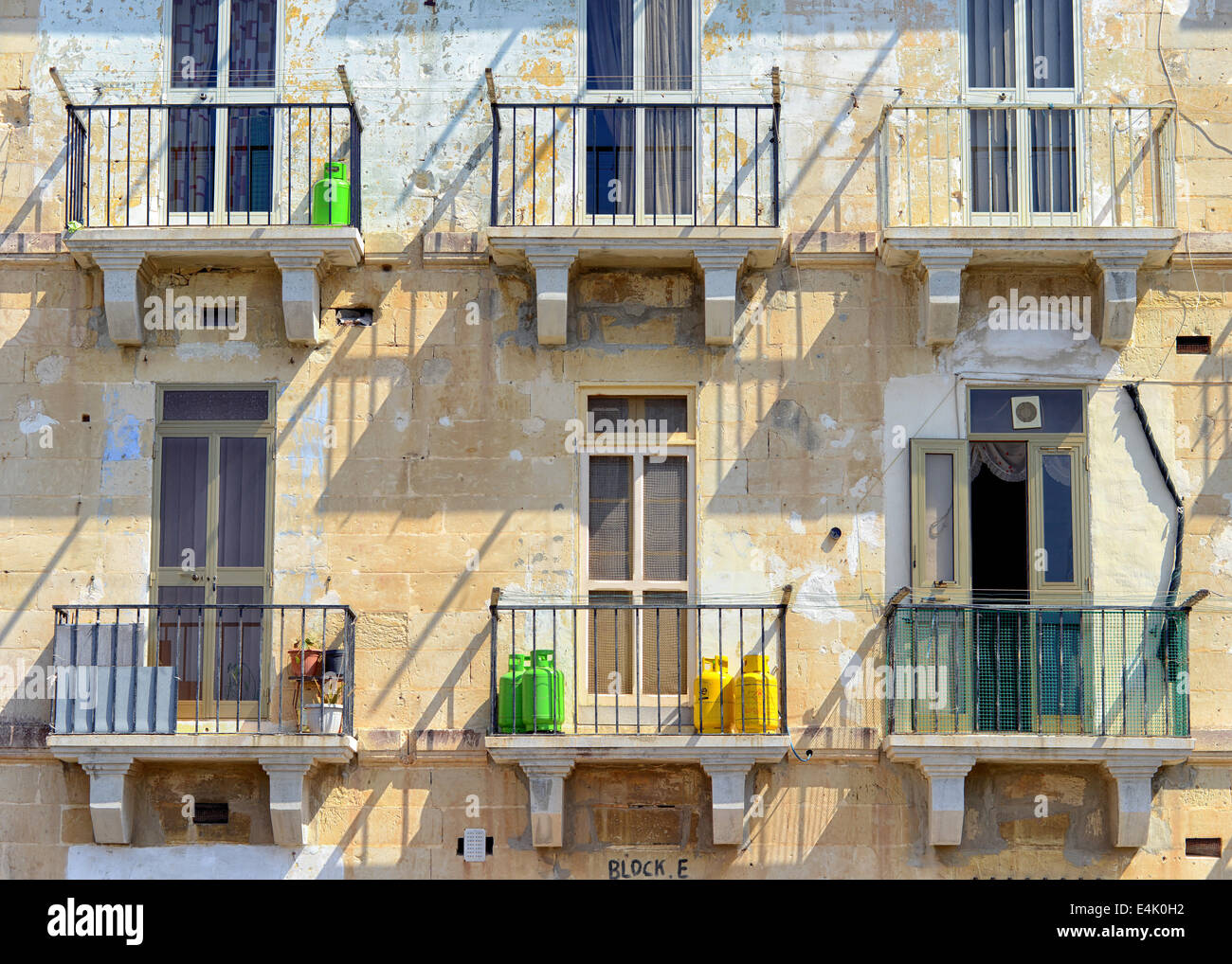 Building in Valletta, Malta Stock Photo - Alamy