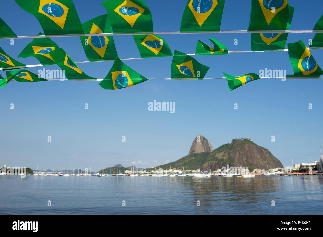 Flags people places hi-res stock photography and images - Alamy