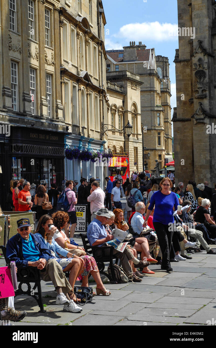Bath tourists at Bath Abbey Somerset Stock Photo - Alamy
