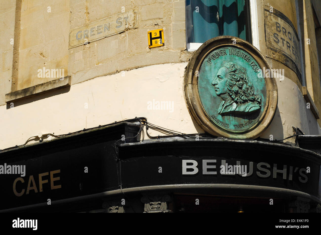 Pub bar bath hi-res stock photography and images - Alamy