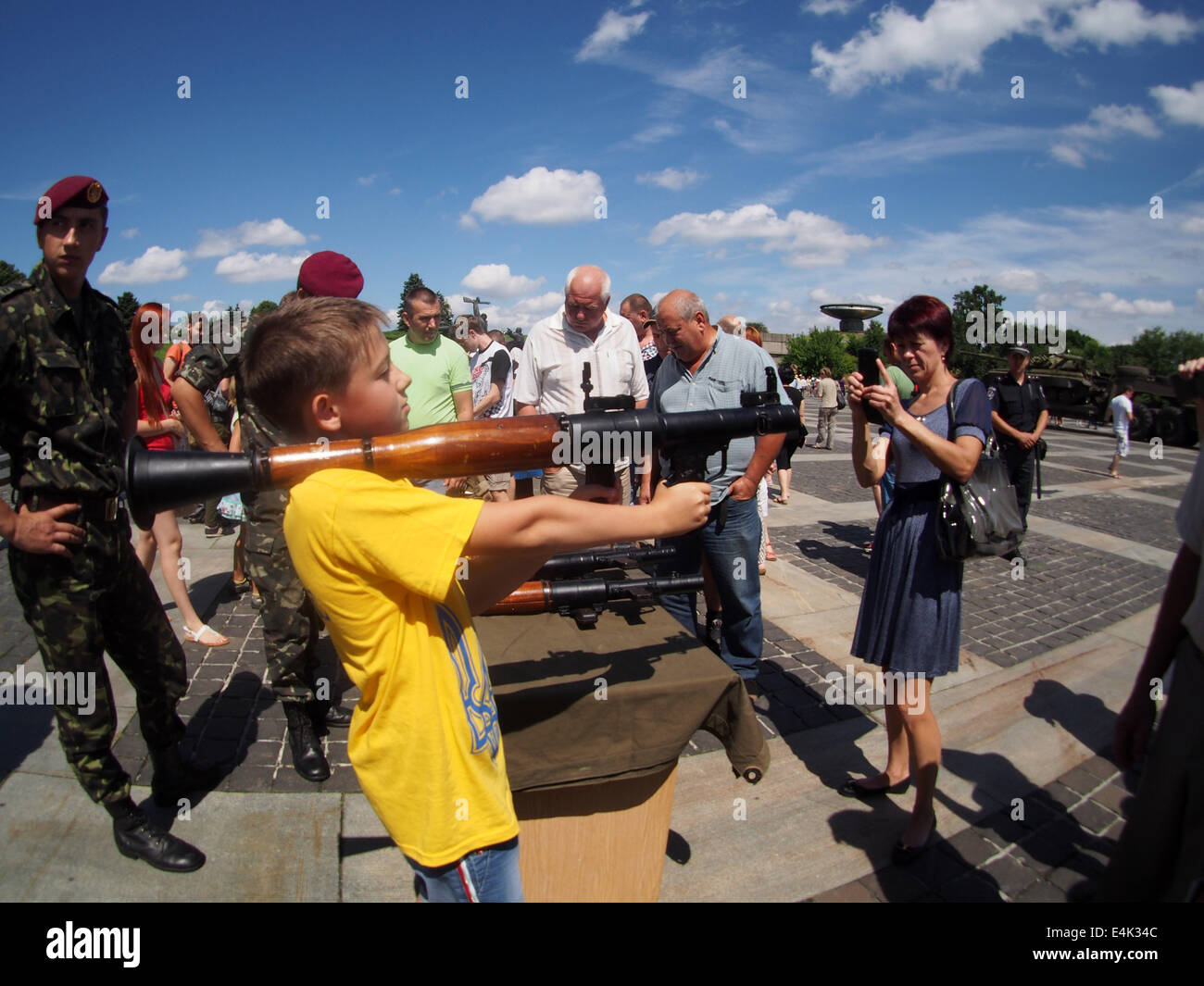 July 13, 2014 - Kyiv, Ukraine - Visitors examine shoulder held Russian ...