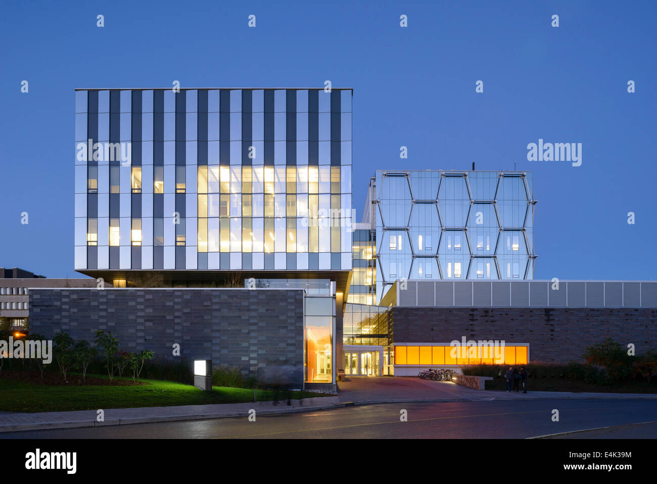 Quantum engineering hi-res stock photography and images - Alamy