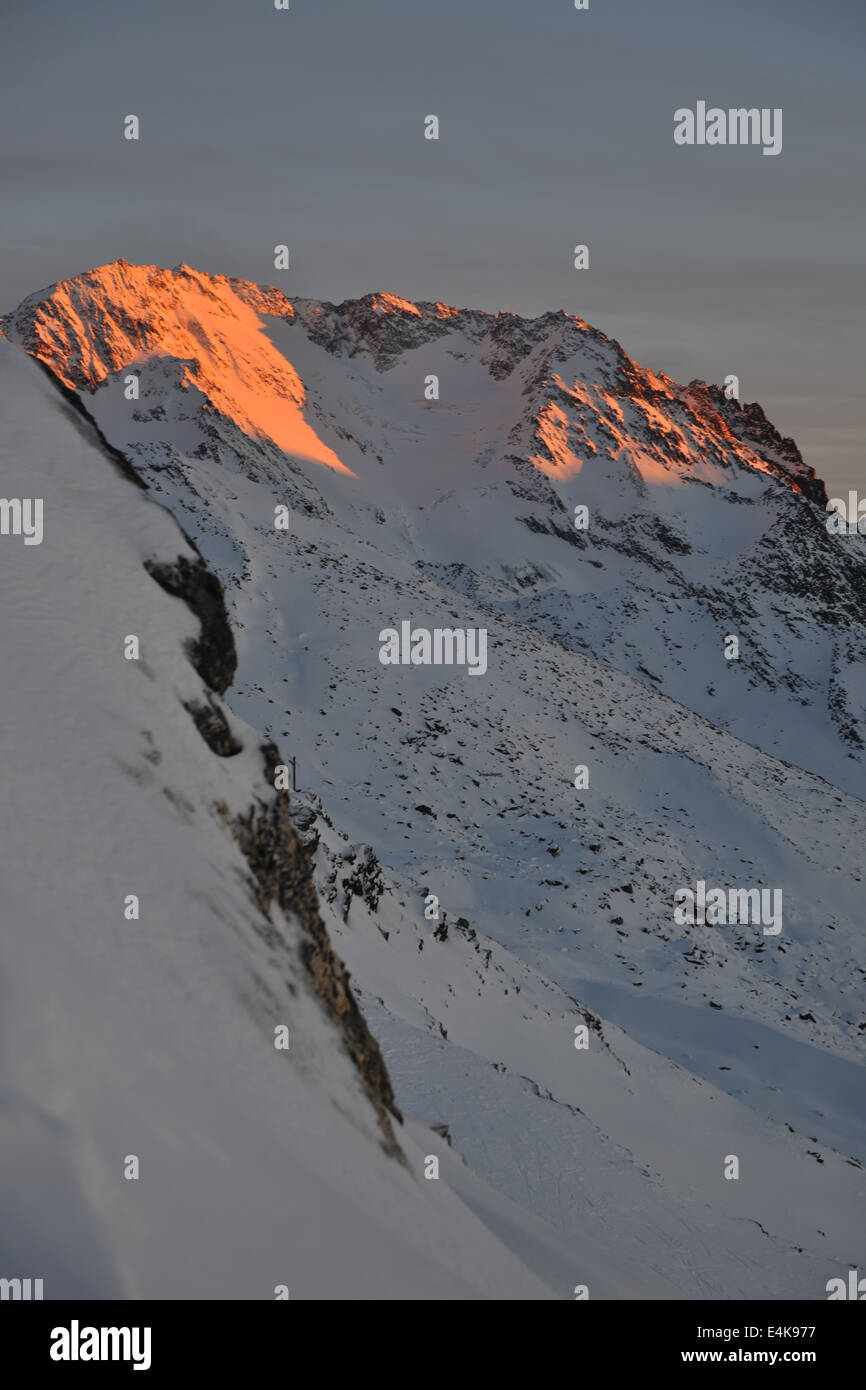 mountain snow sunset Stock Photo - Alamy