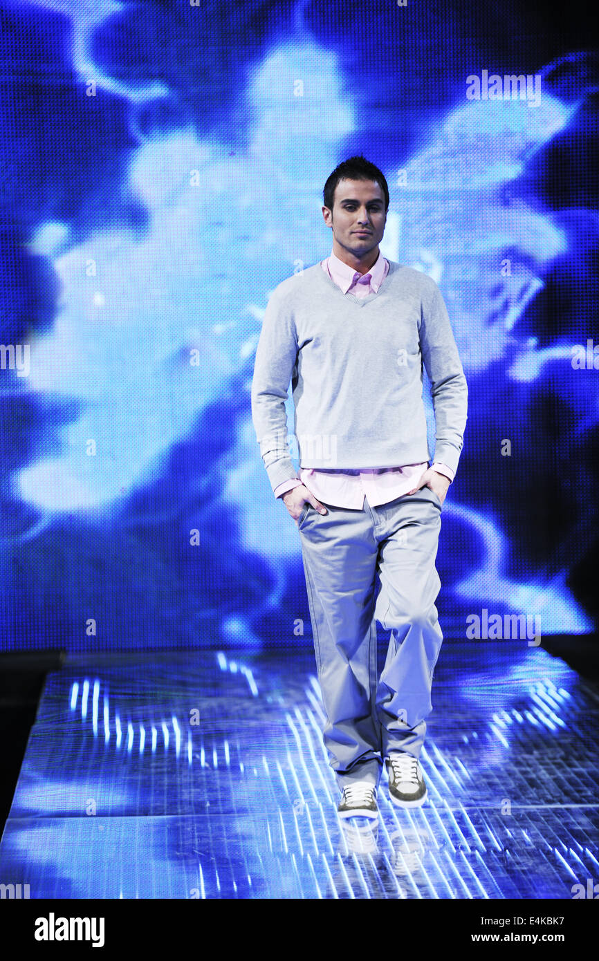 male model on fashion show Stock Photo - Alamy