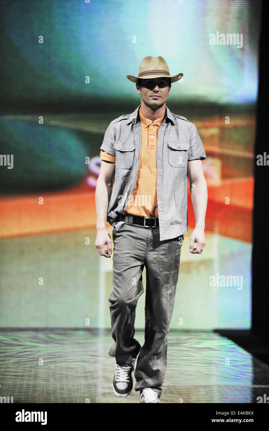 male model on fashion show Stock Photo - Alamy