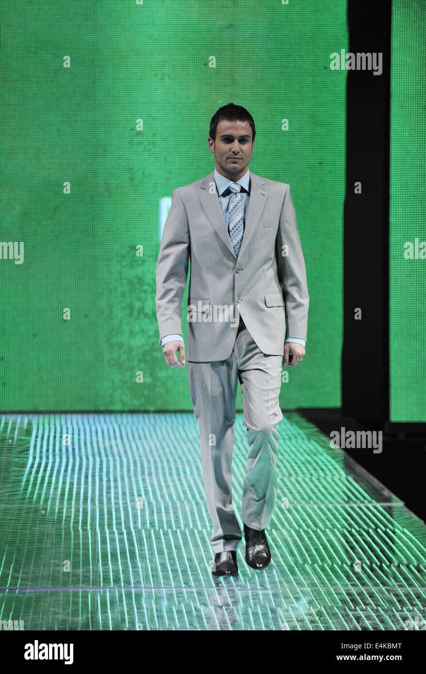 male model on fashion show Stock Photo - Alamy