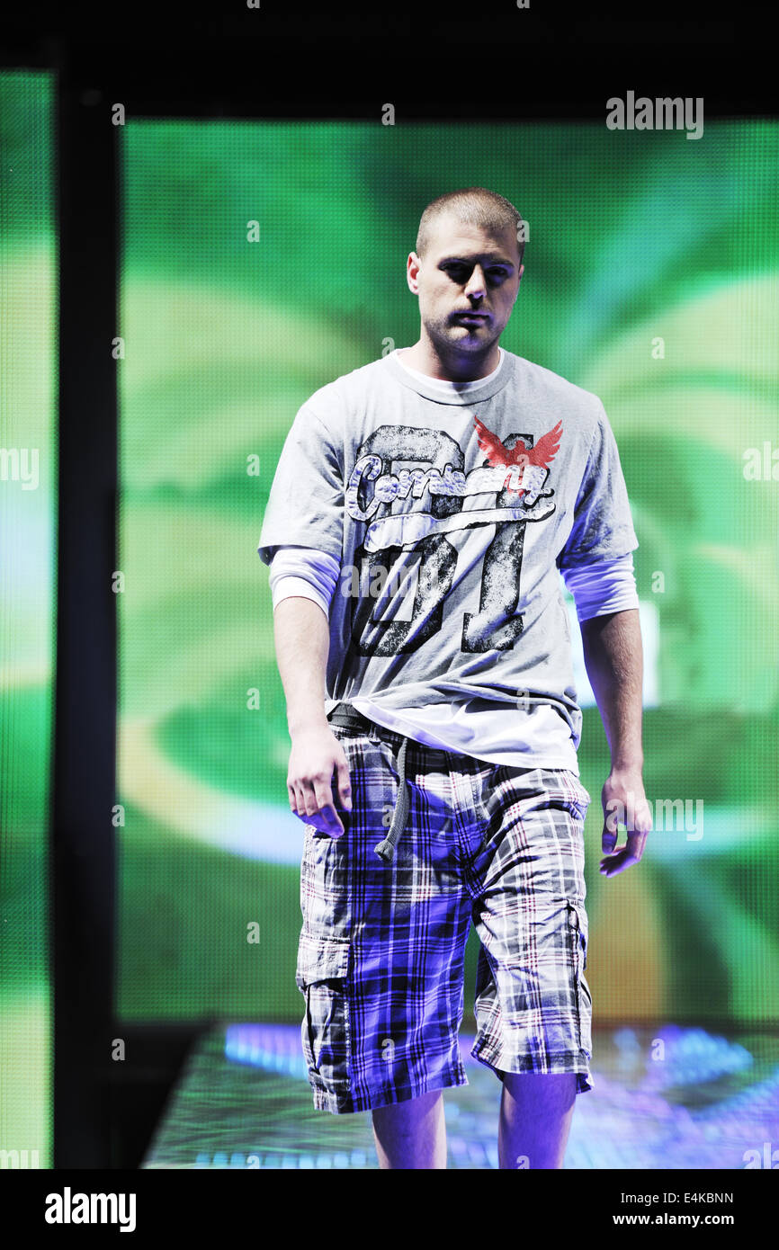 male model on fashion show Stock Photo - Alamy
