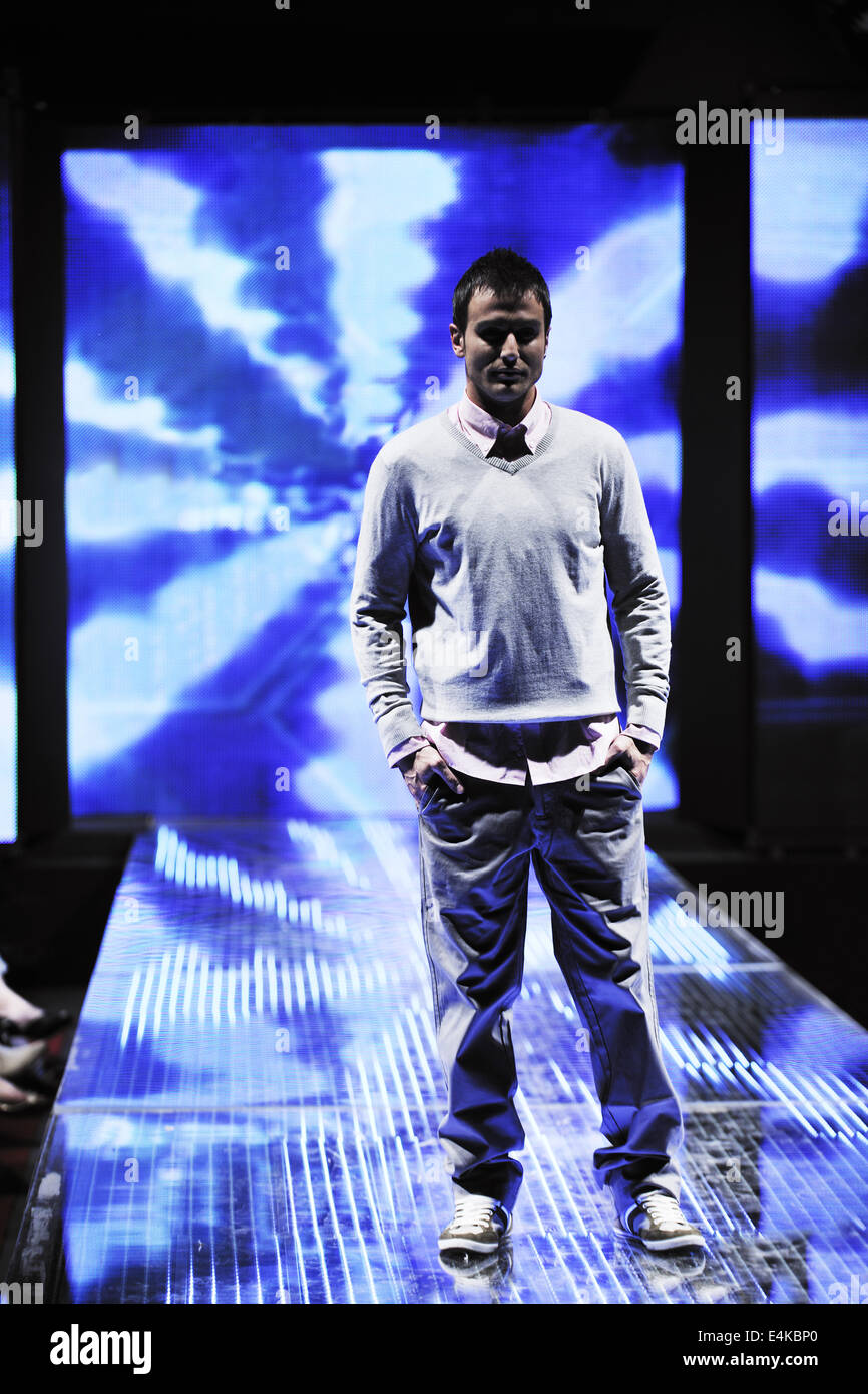 male model on fashion show Stock Photo - Alamy