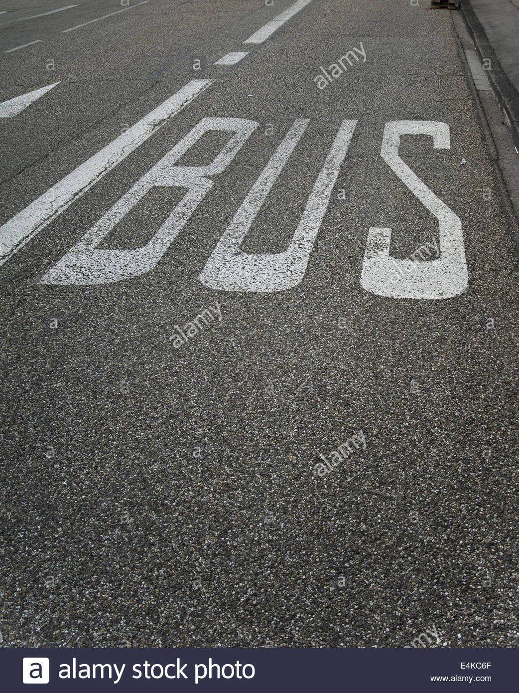 Bus Lane Markings Stock Photos & Bus Lane Markings Stock Images - Alamy