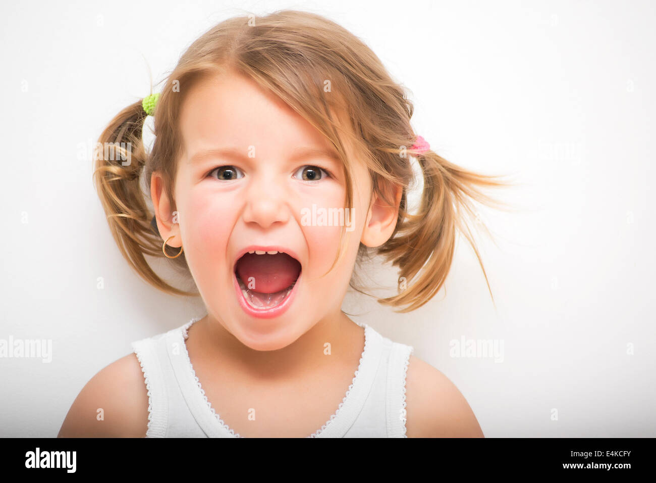 Girl screaming hi-res stock photography and images - Alamy