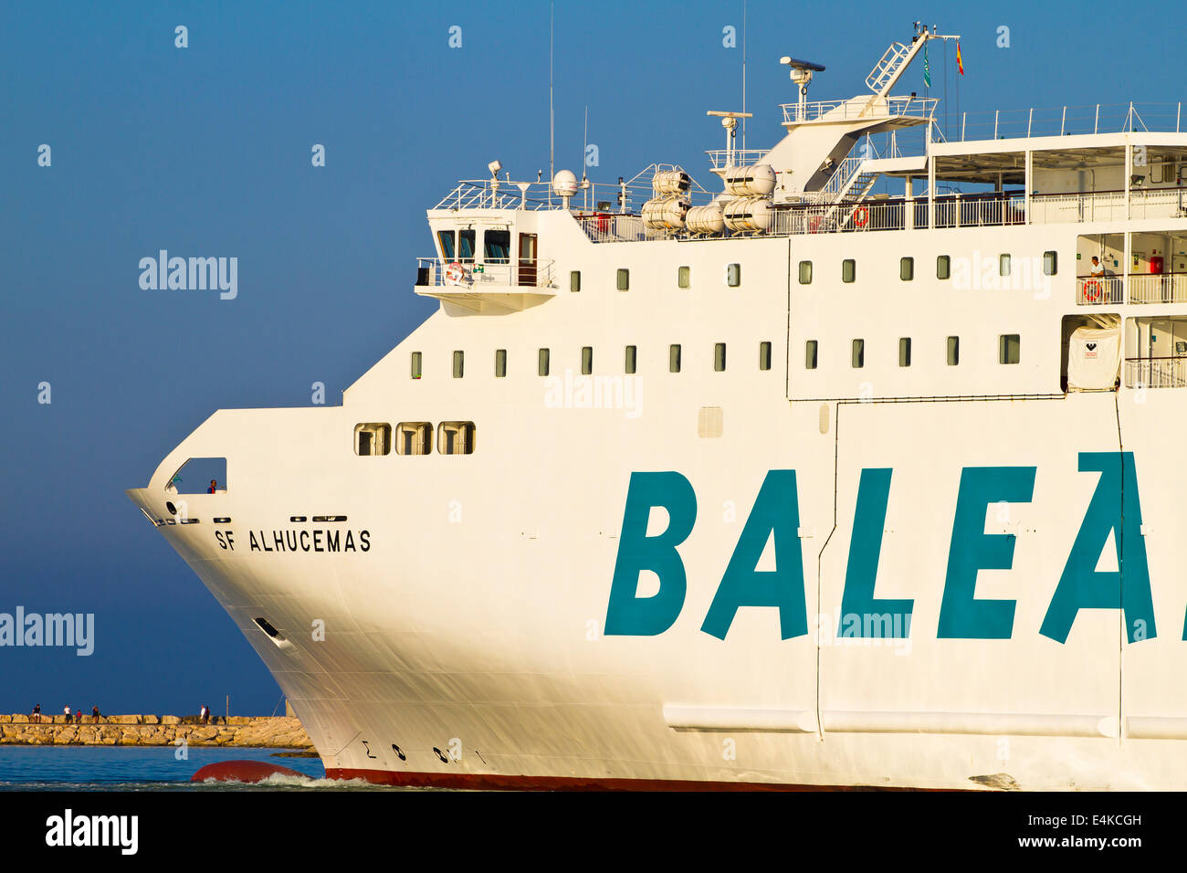 ship coming into port Stock Photo - Alamy