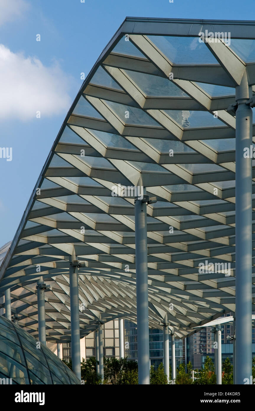 Roof side view hi-res stock photography and images - Alamy