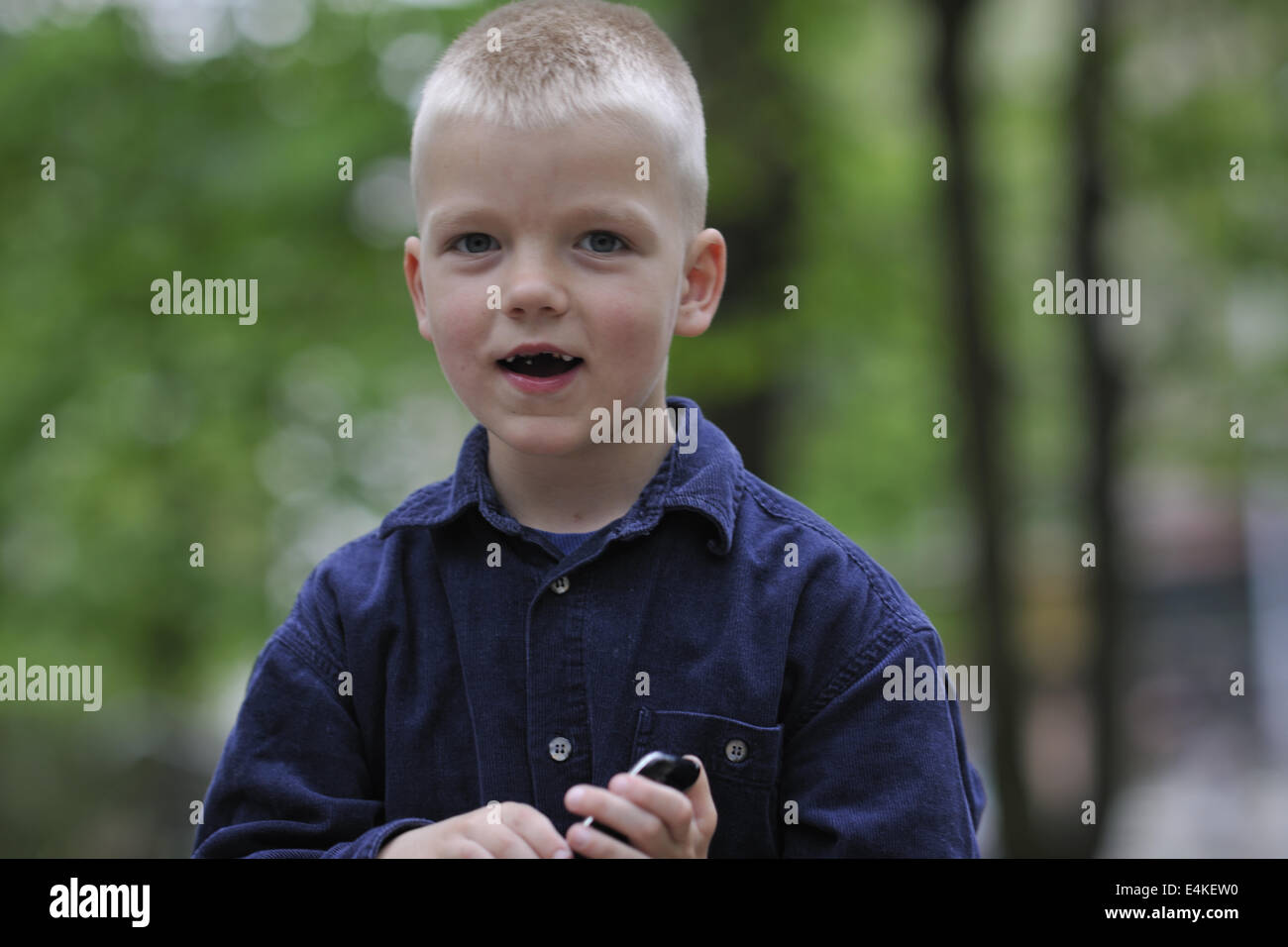 playing video games outdoor Stock Photo - Alamy