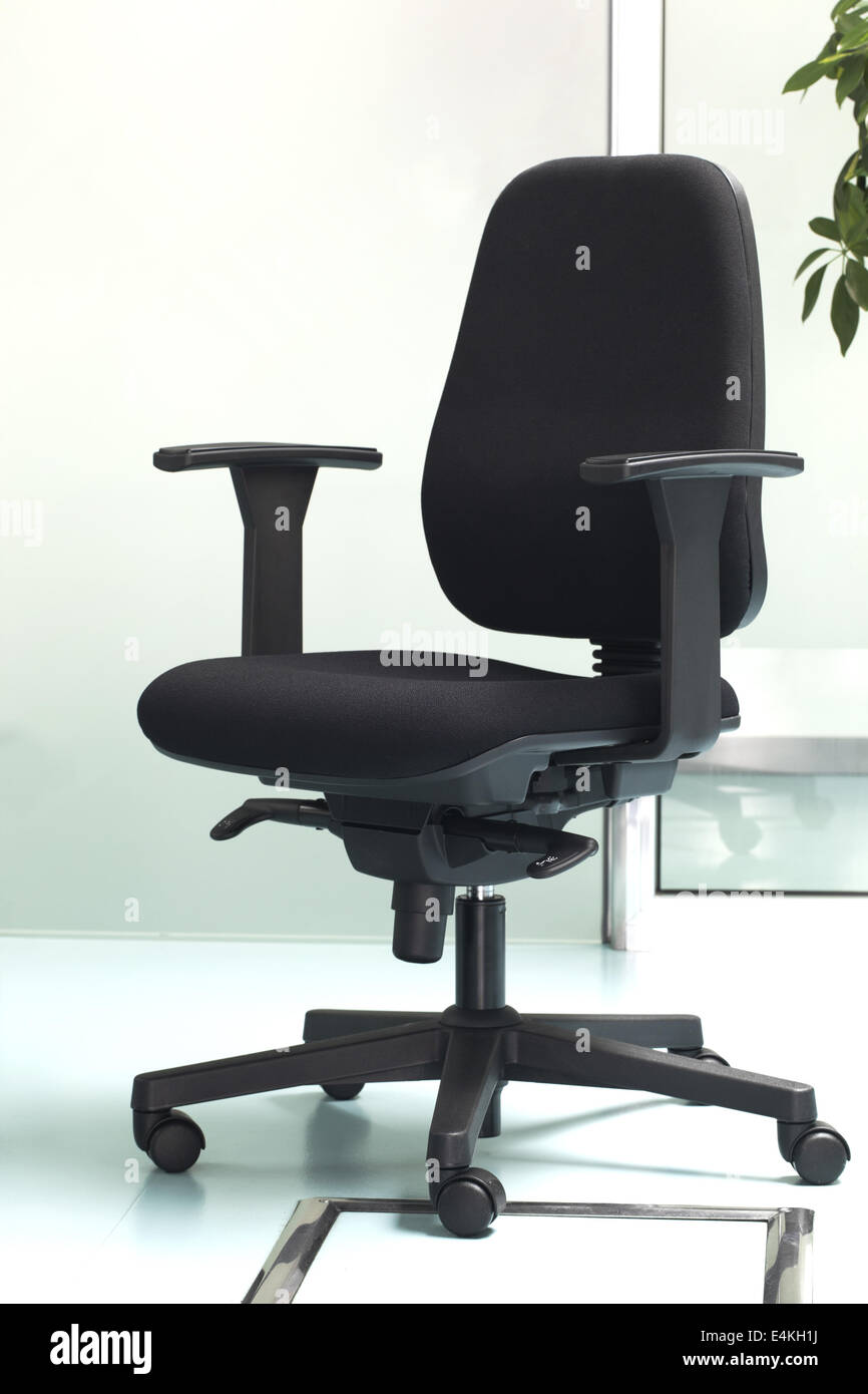 Silver office chair hi-res stock photography and images - Alamy