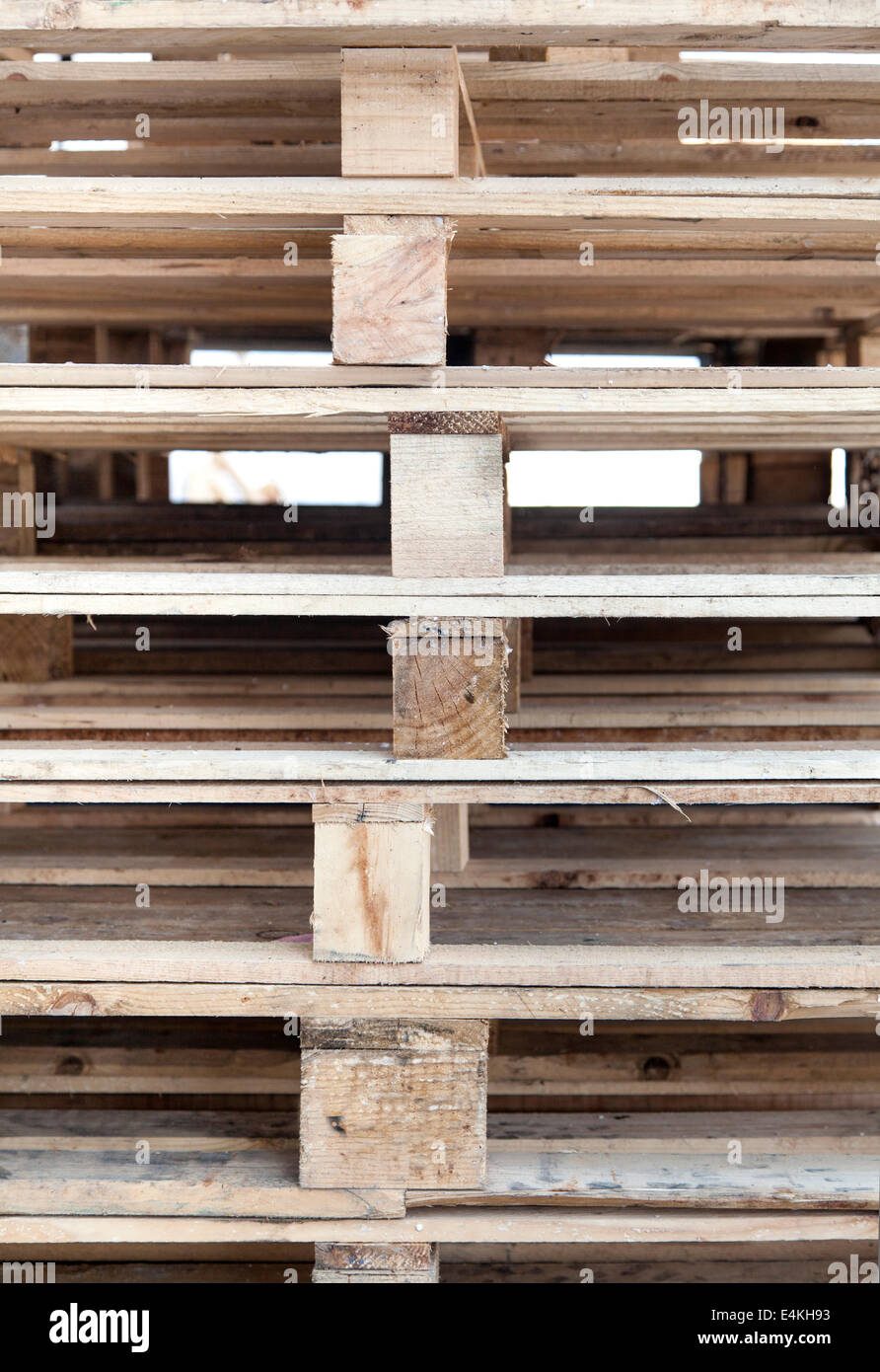 Stack of pallets hi-res stock photography and images - Alamy