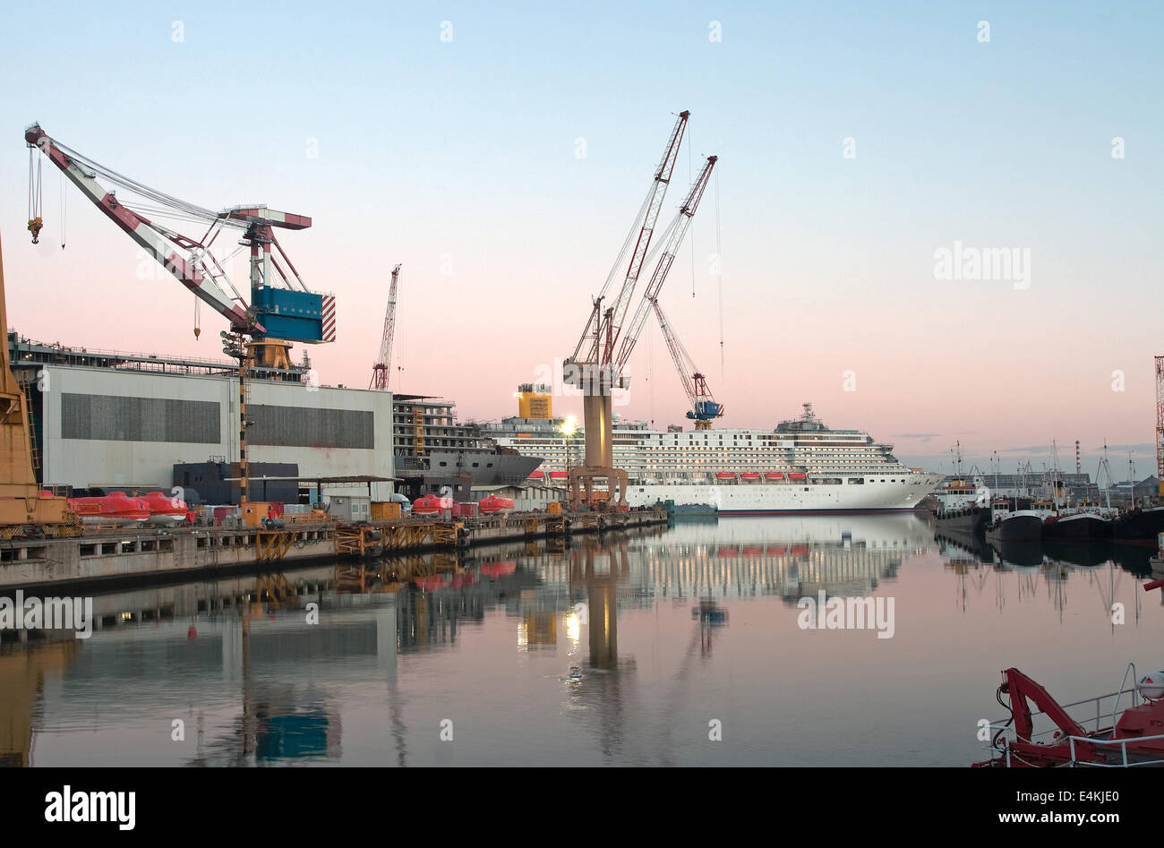 Cruise ship build hi-res stock photography and images - Alamy