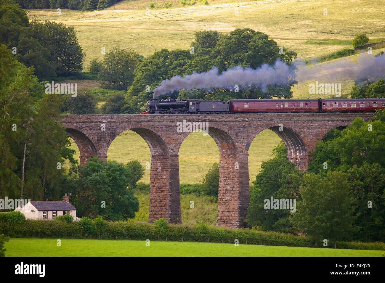 LMS Stanier Class 8F 48151, Steam train passing over Dry Beck Viaduct ...
