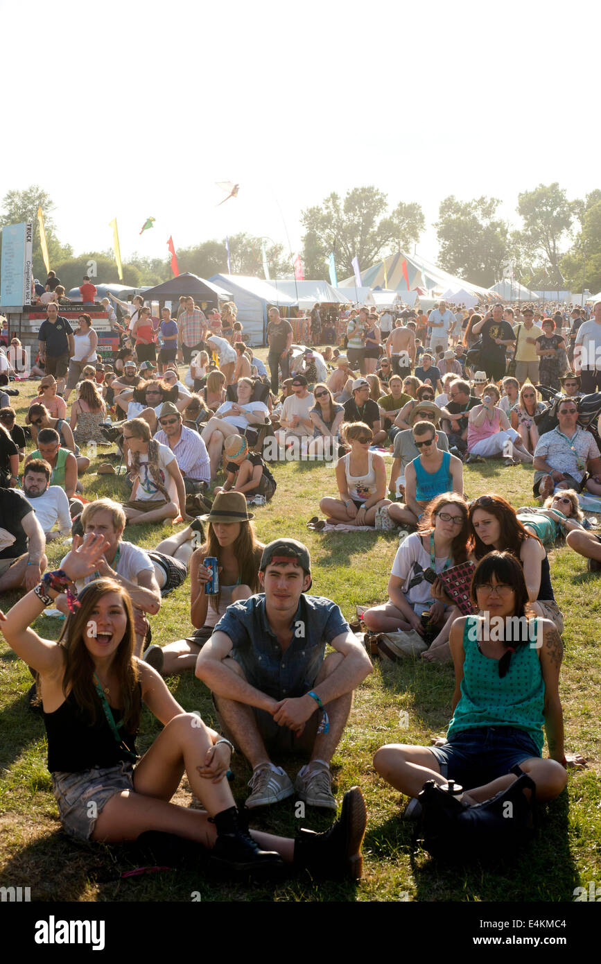 Big chill festival crowd hi-res stock photography and images - Alamy