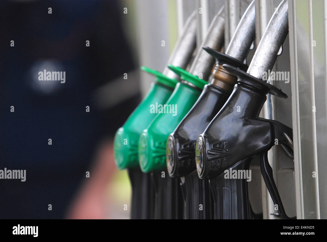 Ina gas station hi-res stock photography and images - Alamy