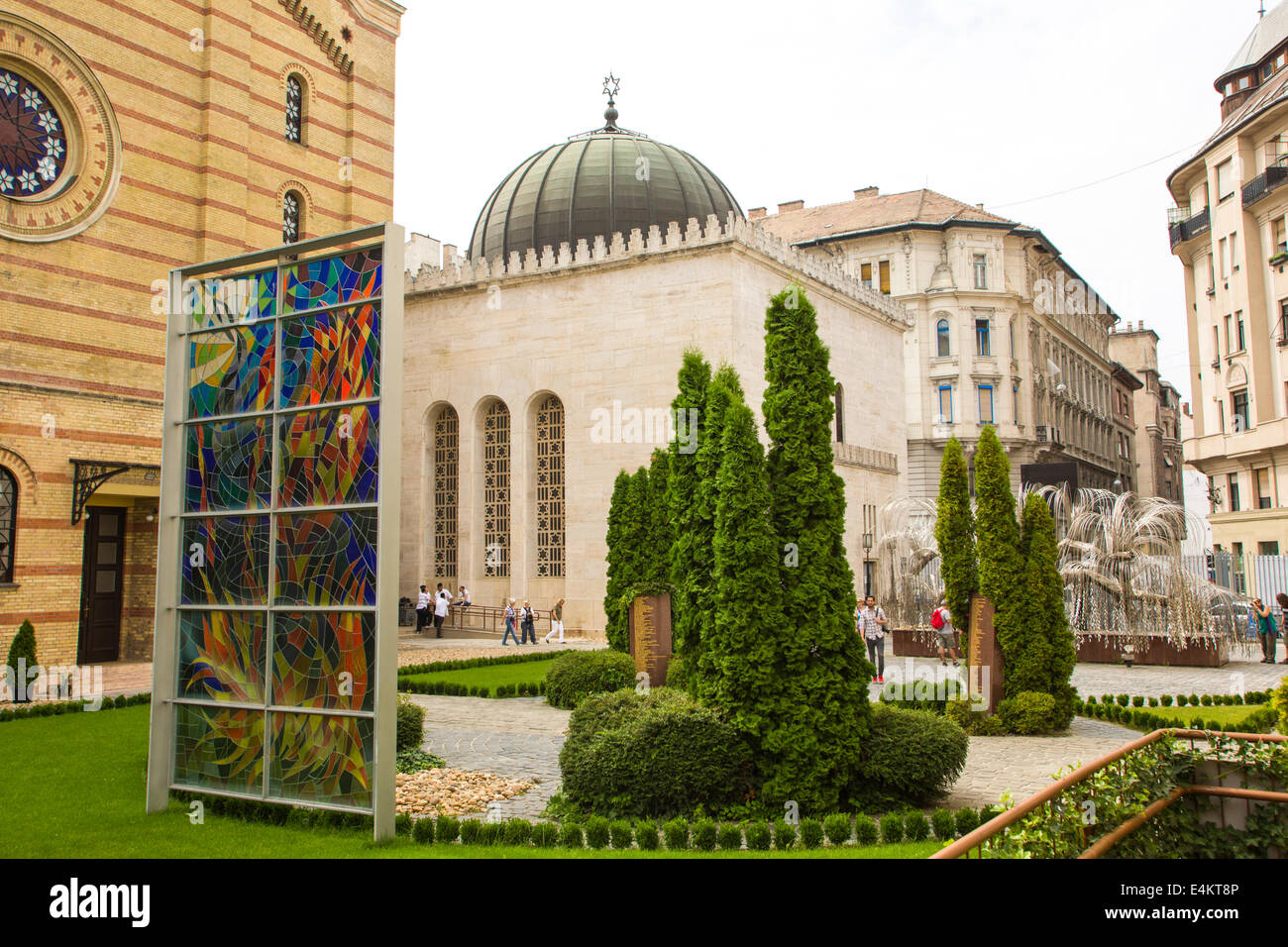 Budapest synagogue jewish architecture hi-res stock photography and ...