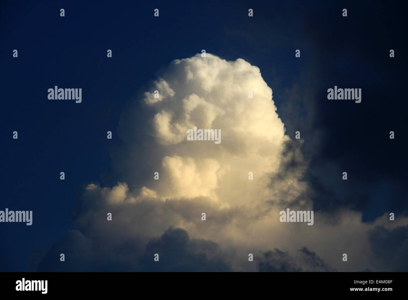 Billowing rays hi-res stock photography and images - Alamy