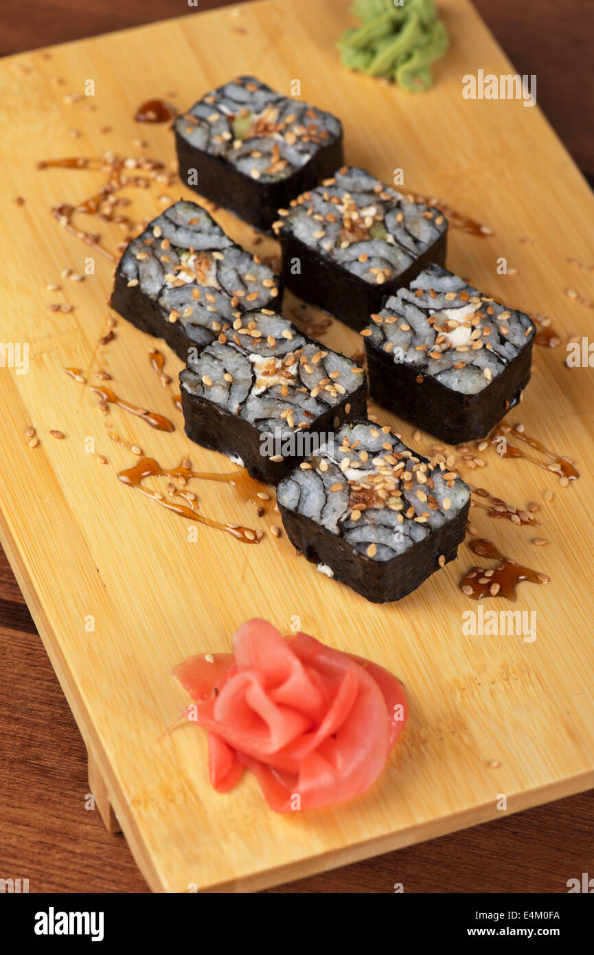 sesame sushi rolls Stock Photo - Alamy
