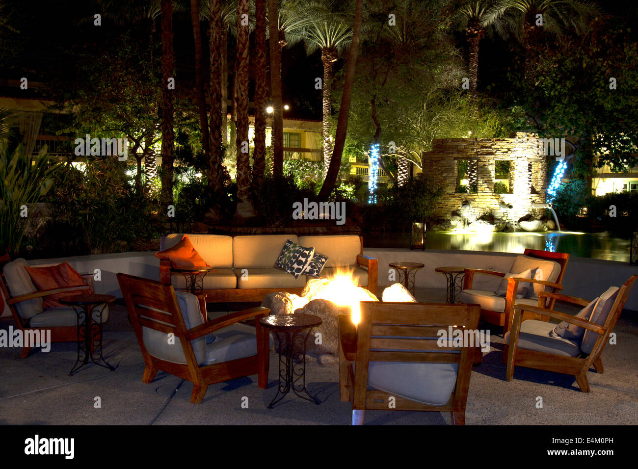 Outdoor lounge furniture hi-res stock photography and images - Alamy