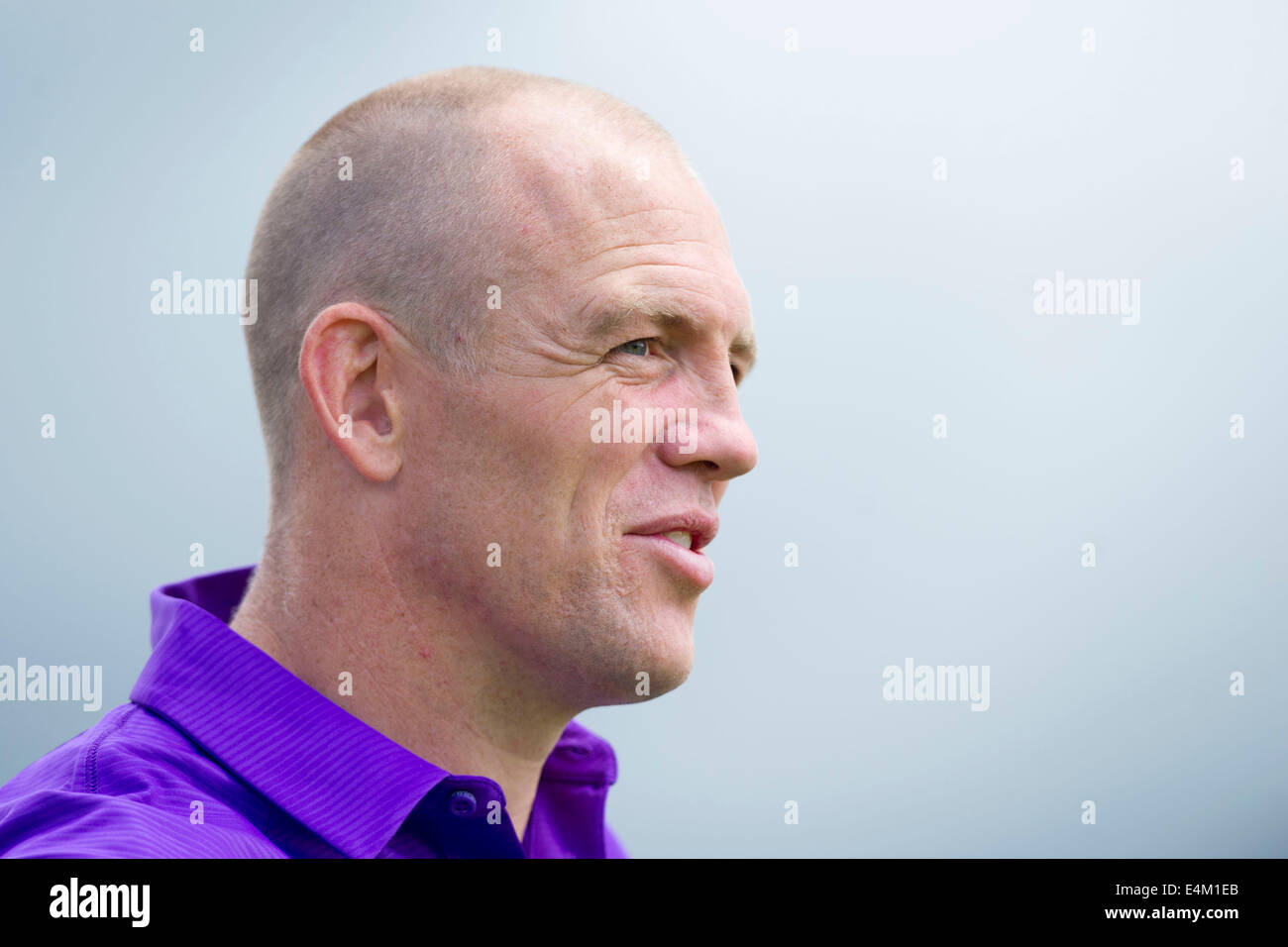 Former england rugby player hi-res stock photography and images - Alamy