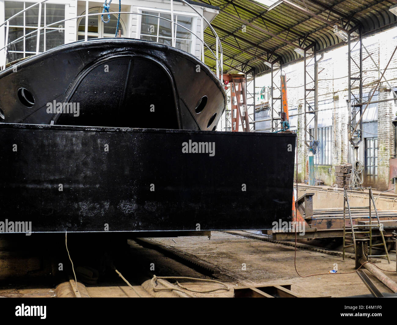 Boathouse boatyard boat repair hi-res stock photography and images - Alamy