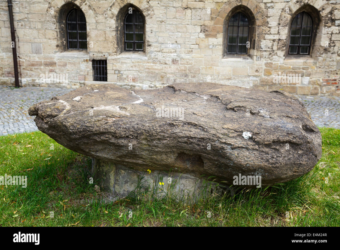 Table devils hi-res stock photography and images - Alamy