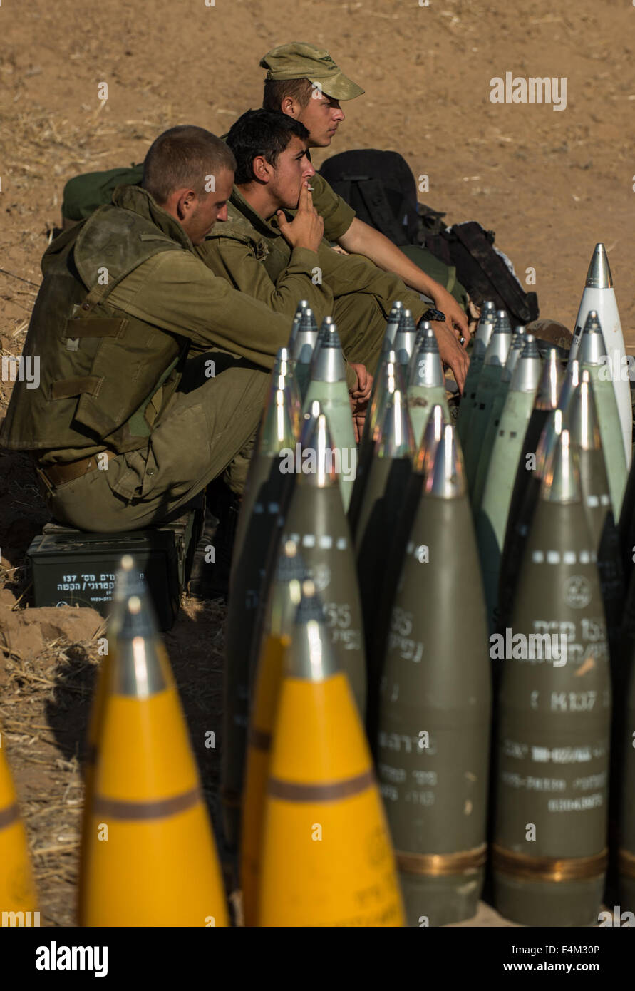 Self propelled howitzer m109 hi-res stock photography and images - Alamy