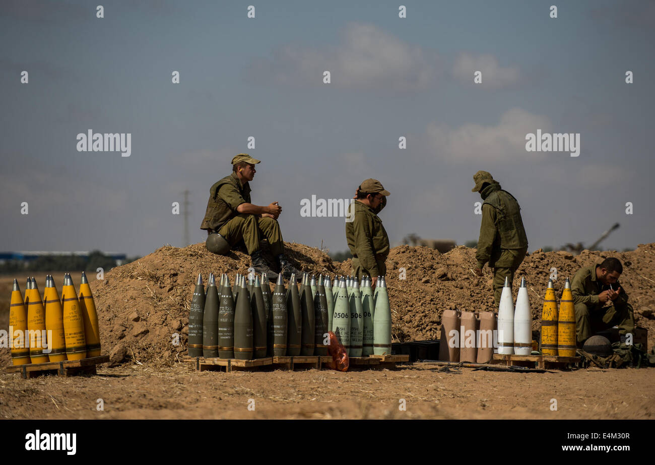 Self propelled howitzer m109 hi-res stock photography and images - Alamy