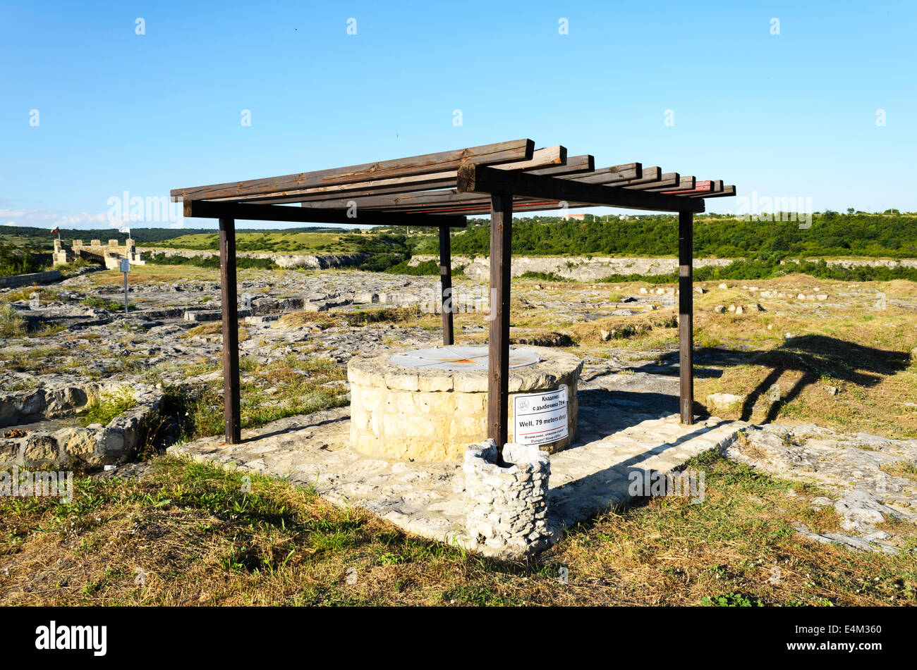 Old well ancient draw hi-res stock photography and images - Alamy