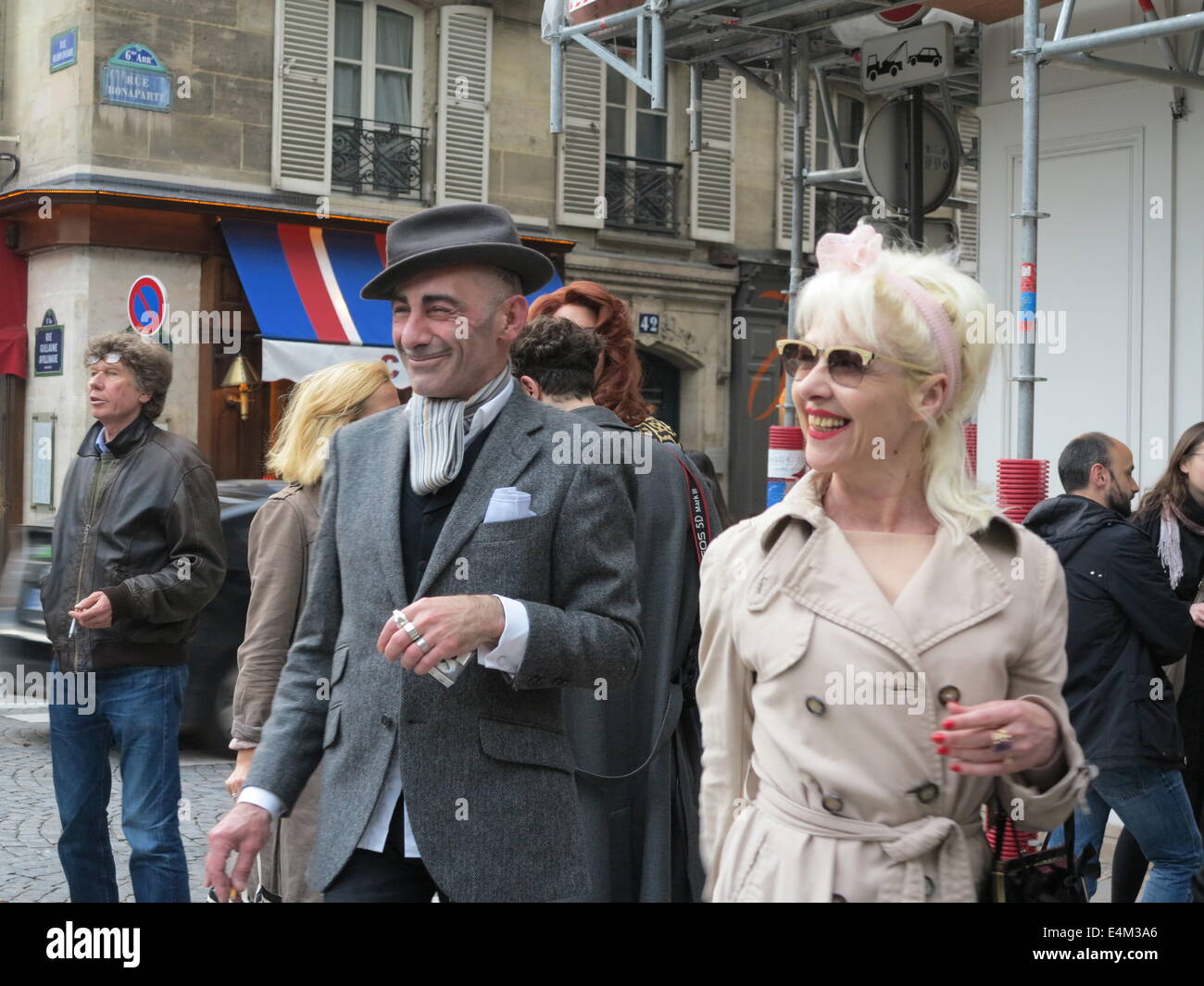 Couple style class hi-res stock photography and images - Alamy