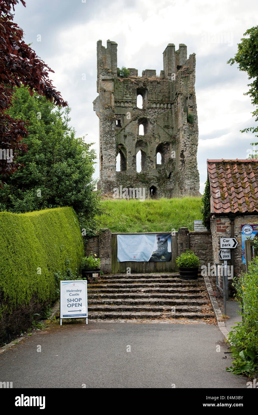 Helmsley castle hi-res stock photography and images - Alamy