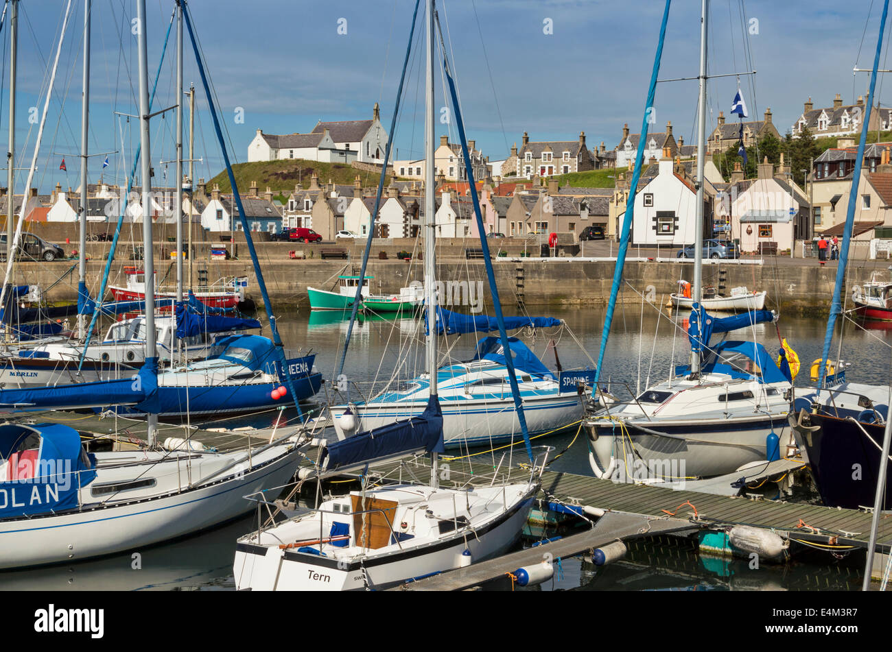 Findochty harbour hi-res stock photography and images - Alamy