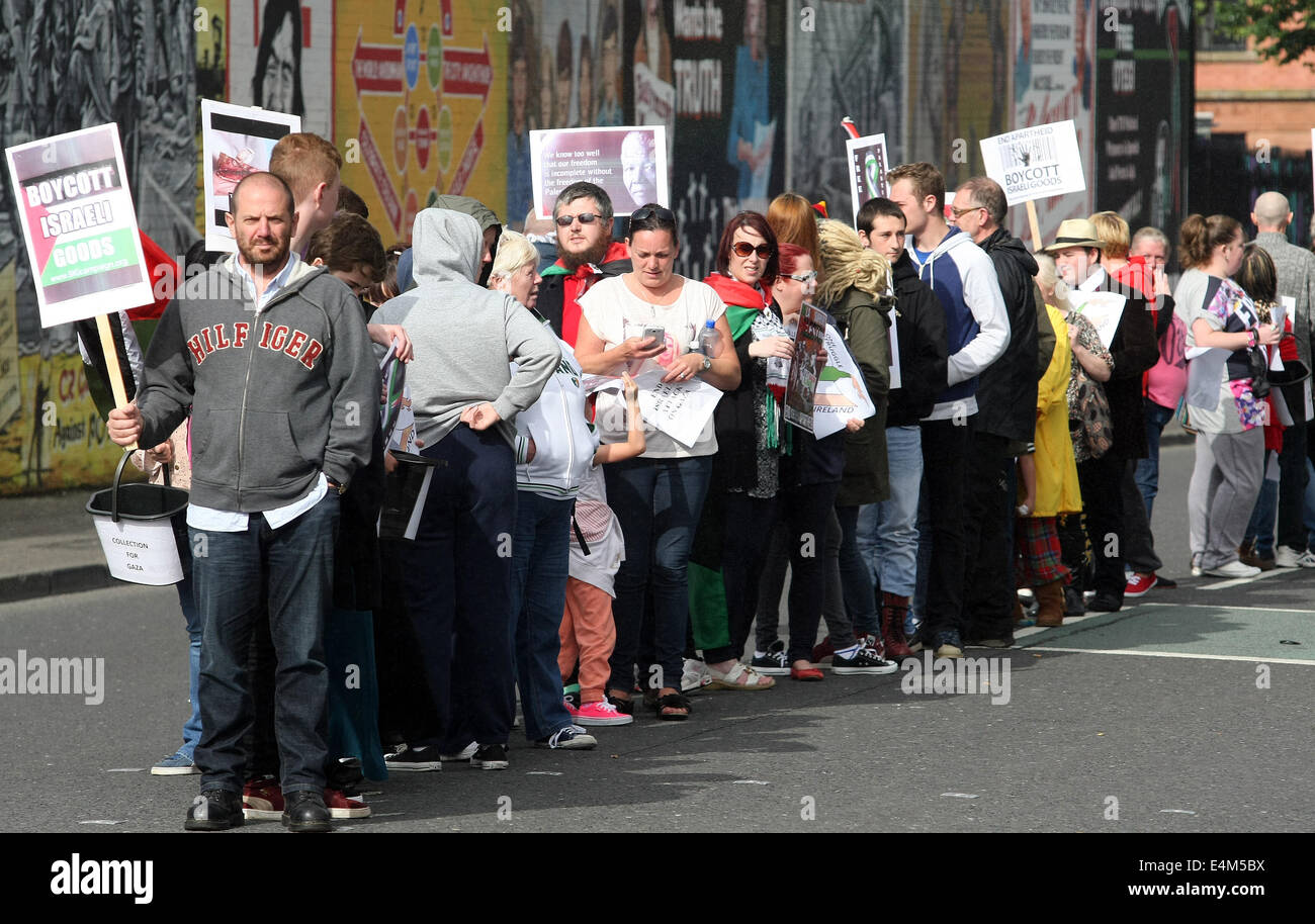Falls Road and Divis Street, Belfast, Northern Ireland. Monday 14th ...