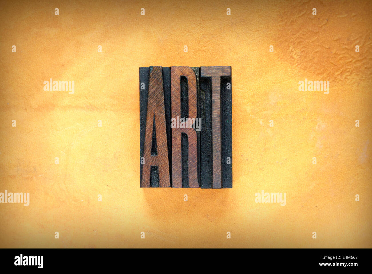 The word ART written in vintage letterpress type Stock Photo - Alamy