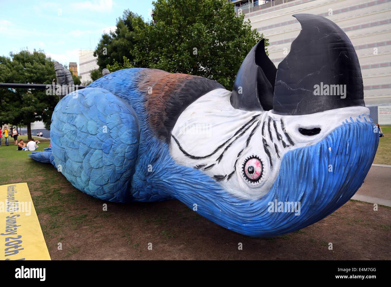 Dead parrot hi-res stock photography and images - Alamy