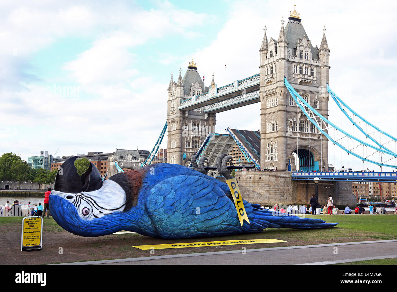 Giant Dead Parrot Unveiled In London To Promote Last Monty, 43% OFF