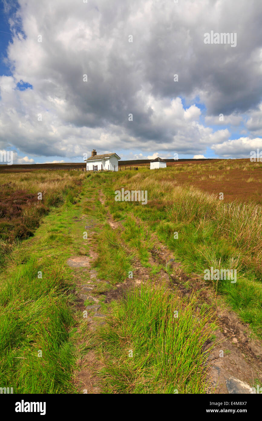 Shooting cabin off Snake Path on Middle Moor above Hayfield, Peak ...