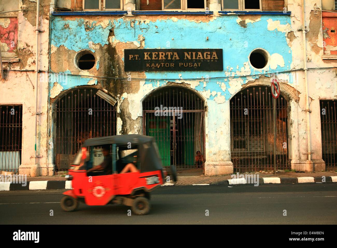 A street scene in Jakarta, Indonesia Stock Photo - Alamy