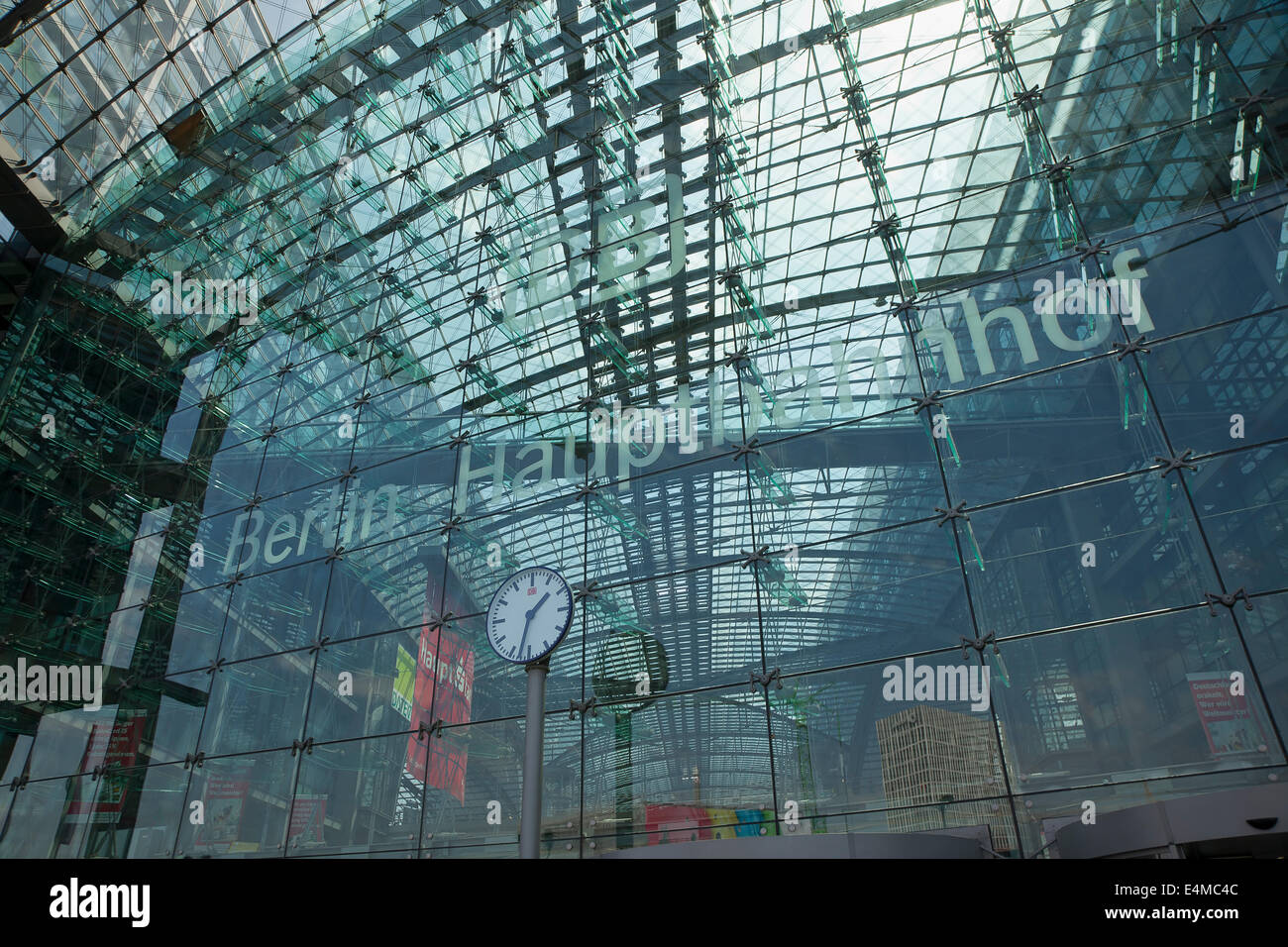 Germany, Berlin, Mitte, Hauptbahnhof steel and glass train station ...