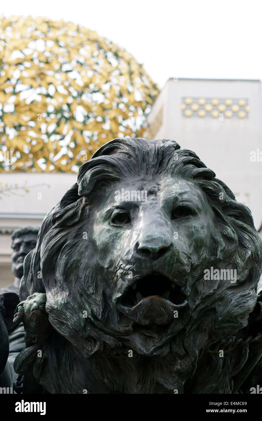 The lion house gallery hi-res stock photography and images - Alamy