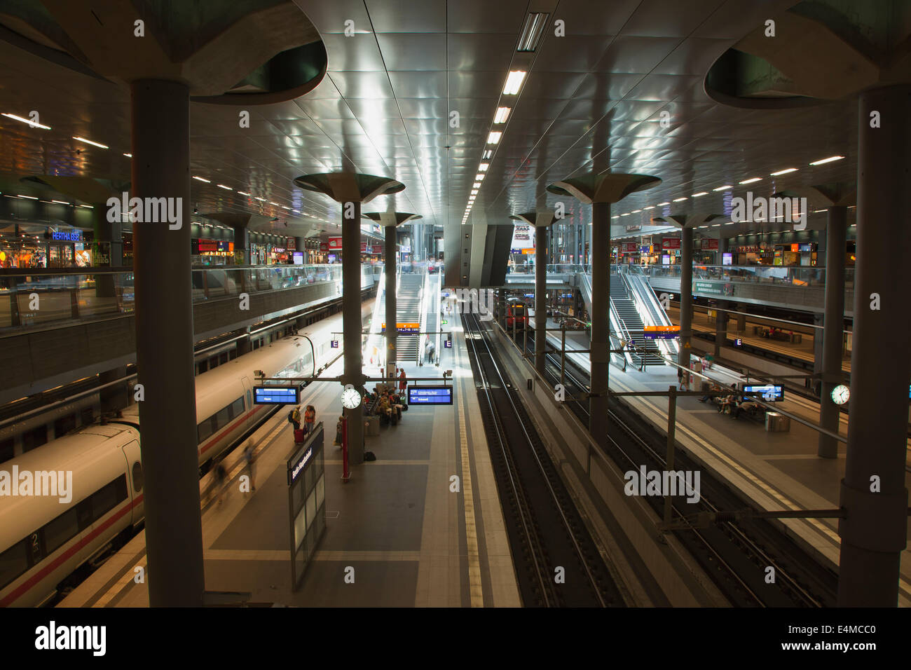 Germany, Berlin, Mitte, Hauptbahnhof steel and glass train station ...