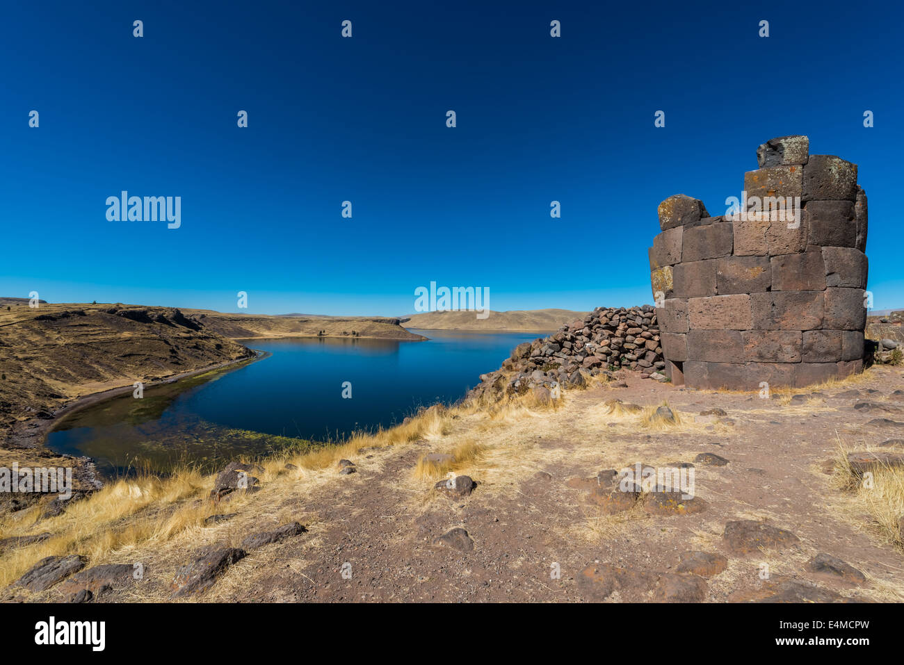 Ancient peruvian tombs hi-res stock photography and images - Alamy