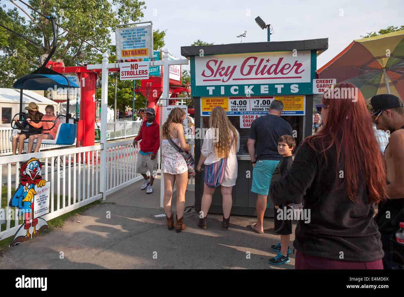 People at Summerfest in Milwaukee, Wisconsin, USA Stock Photo - Alamy
