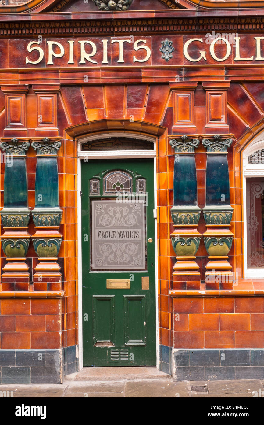 Pub tiles hi-res stock photography and images - Alamy