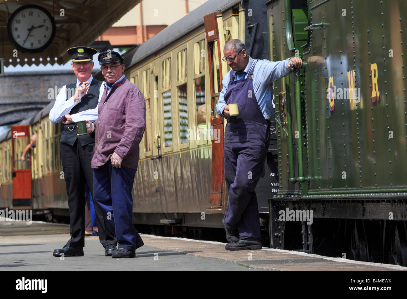 Uk historic train conductor hi-res stock photography and images - Alamy