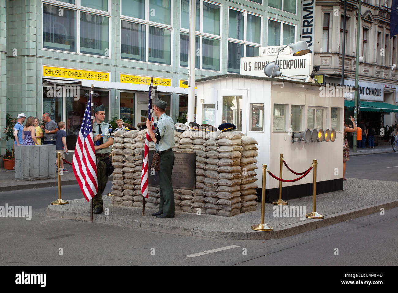 Checkpoint guards hi-res stock photography and images - Alamy